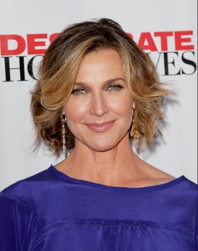 Brenda Strong Short Hairstyles - PoP Haircuts