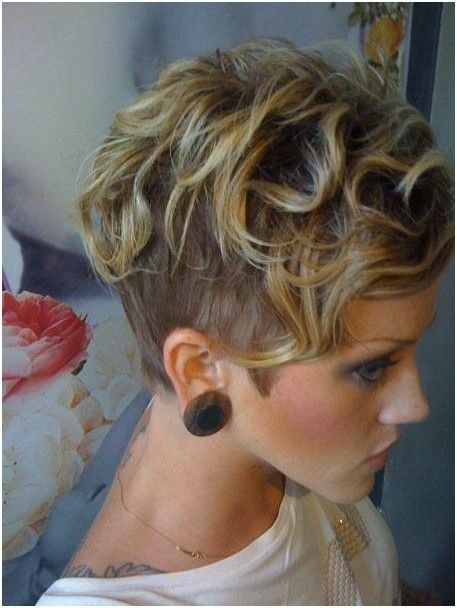 20 Lovely Wavy And Curly Pixie Styles Short Hair Pop Haircuts