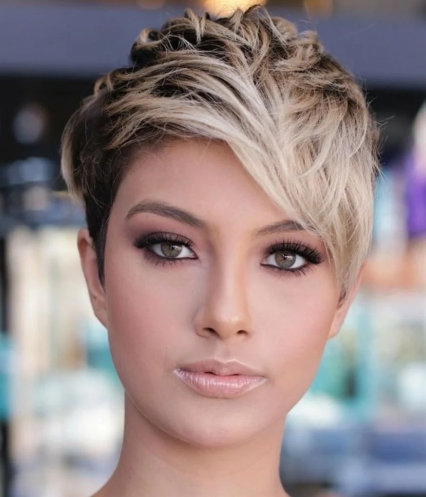 20 Snazzy Short Layered Haircuts for Women - PoP Haircuts