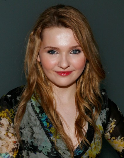 Abigail Breslin Hairstyles - PoP Haircuts